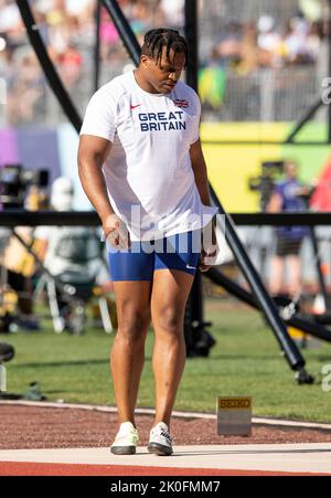 Lawrence Okoye of GB&NI competing in the men’s discus at the World ...
