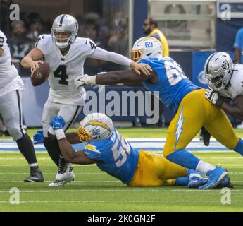 Los Angeles Chargers linebacker Khalil Mack (52) against the Kansas ...