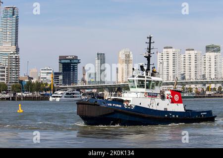 Tug boat the VB Furie in the harbor of Rotterdam, the Netherlands Stock Photo - Alamy