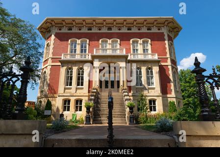 The Reddick mansion, built in 1855, in beautiful sunshine. Ottawa ...