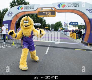 Legend competition mascot performing during the men’s marathon at the ...
