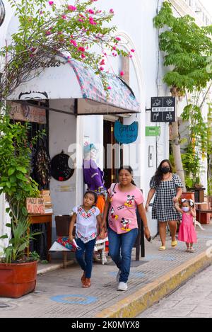 Commercial street in downtown Merida, Yucatan, Mexico Stock Photo - Alamy