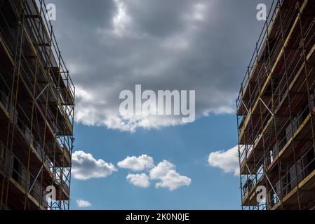 Narrow space between two buildings as seen from The High Line, New York ...