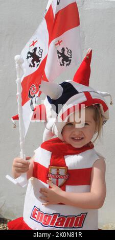 2 YEAR OLD IMARNI BANKS GETS READY FOR THE BIG MATCH IN AN ENGLAND HAT ...