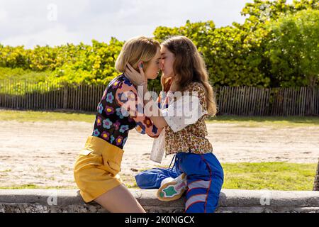 DO REVENGE, from left: Maya Hawke, Alisha Boe, 2022. ph: Kim Simms ...
