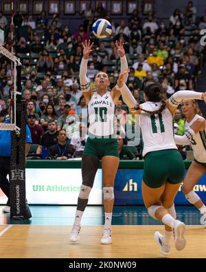 September 4, 2022 - Hawaii setter Kate Lang (10) awaits the play to ...