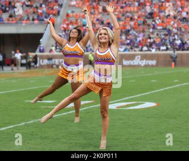 Clemson, SC, USA. 10th Sep, 2022. Clemson's Roho Orhorhoro #33 sacks ...