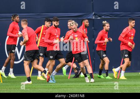 Leipzig, Germany. 13th Sep, 2022. Soccer: Champions League, before the ...