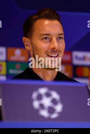 RB Salzburg manager Matthias Jaissle during a training session at ...