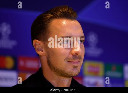 RB Salzburg manager Matthias Jaissle during a training session at ...