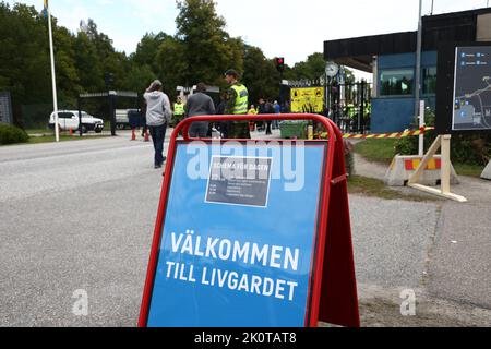 During Saturday, the Life Guard and the Armed Forces in Kungsängen ...
