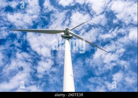 Known as the Toronto WindShare ExPlace turbine, the wind turbine in ...