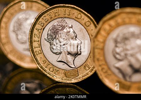 a one pound coin with the Queen on Stock Photo - Alamy