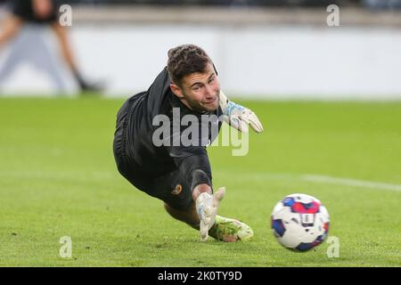 Nathan Baxter #13 of Hull City warms up during the Sky Bet Championship ...