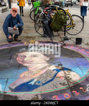 © Jeff Moore Artist Julian Beever creates a chalk drawing of the late ...