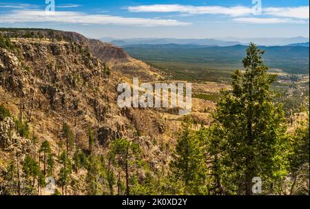 Mogollon Rim escarpment, view from Forest Road 300 (Rim Road), in ...