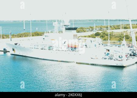 US Naval Ship Henson USNS Bruce C. Heezen a 'Pathfinder Class ...