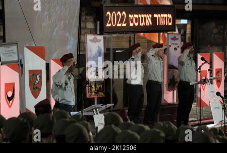 Israeli soldiers of the 35th Brigade also known as the Paratroopers ...
