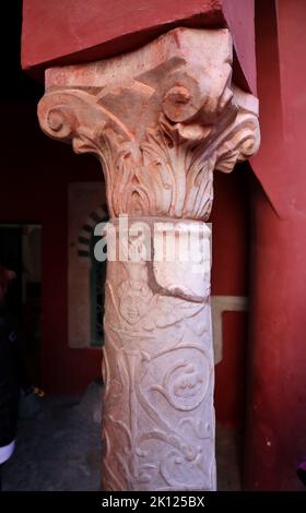 Anacapri - Statua nel cortile del Museo Casa Rossa Stock Photo - Alamy