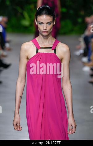 MICHAEL KORS SS23 runway during during New York fashion Week on ...