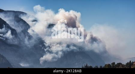 BC Forest Fire and Smoke over the mountain near Hope Stock Photo - Alamy