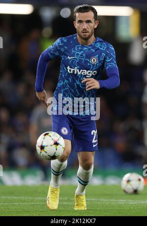 Ben Chilwell of Chelsea warms up ahead of the match, during the Premier ...