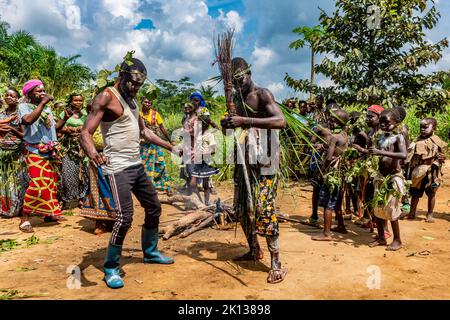 Traditional Pygmy wrestling, Kisangani, Democratic Republic of the ...