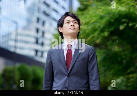Japanese businessman portrait downtown Tokyo Stock Photo - Alamy