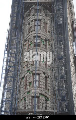 flatiron building under renovation new york city manhattan Stock Photo ...