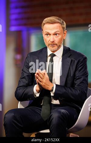 Hanover, Germany. 15th Sep, 2022. Oleksandr Senkevych (r), mayor of ...