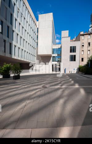 Italy, Lombardy, Milan, Luigi Bocconi Commercial University, Courtyard ...