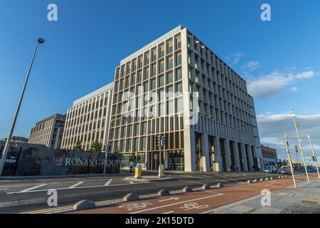 Modern office buildings at Dublin Docklands - DUBLIN, IRELAND - APRIL ...
