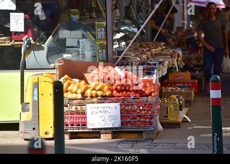 The well-known Brunnenmarkt Market on the Yppenplatz in Vienna Stock ...