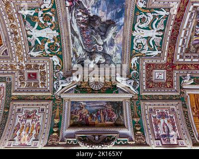 Hall of maps - Gallery of Maps Vatican museum ceiling fresco detail - Italian Renaissance art ...