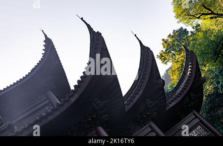 Eaves Dougong at Yongfu Zen Temple, Feilaifeng, Hangzhou, Zhejiang ...