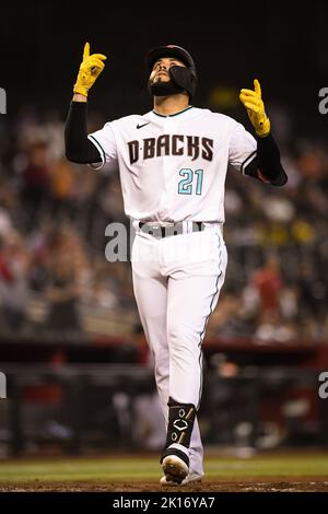 Arizona Diamondbacks third baseman Emmanuel Rivera (13) rounds third ...