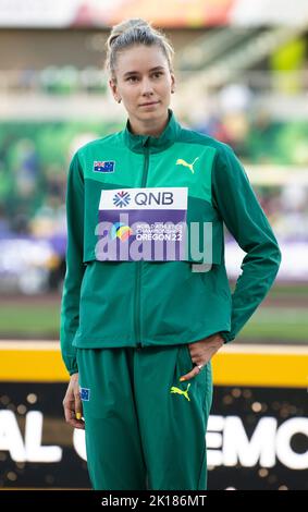 Eleanor Patterson of Australia gold medal presentation for the women’s ...