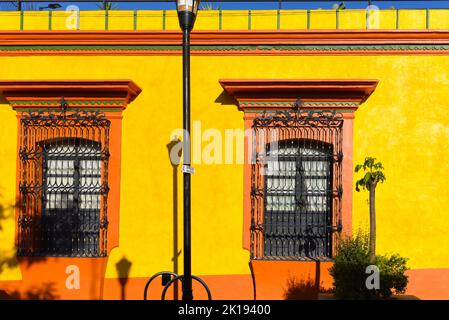 Colonial architecture, Oaxaca de Juarez, Mexico Stock Photo - Alamy