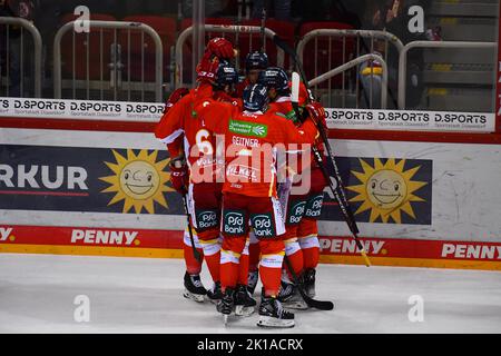 DUESSELDORF, GERMANY - SEPTEMBER 16, 2022: Hockey match DEL ...