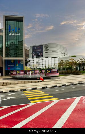 Lalaport shopping mall main entrance, Kuala Lumpur, Malaysia Stock ...