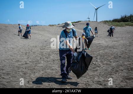 Taipei. 17th Sep, 2022. "We only have one ocean" beach cleanup day in ...