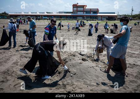 Taipei. 17th Sep, 2022. "We only have one ocean" beach cleanup day in ...
