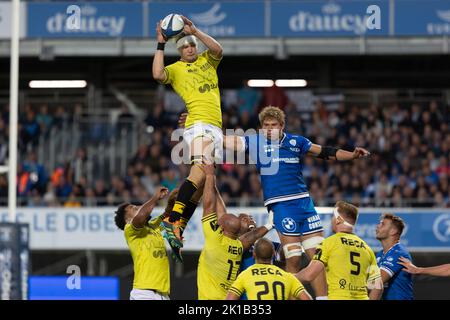 Line out for Aaron CARROLL during the French championship Pro D2 rugby ...