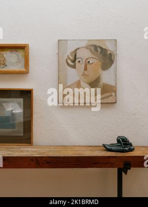 Interior and art of Jim & Helen Ede's house art collection and gallery ...