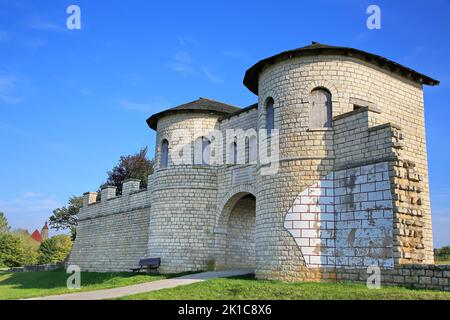 The fort is one of Weissenburg's historical sights. Here the ancient ...