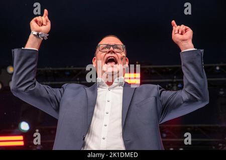 PVDA - PTB chairman Raoul Hedebouw delivers a speech at the new year's ...