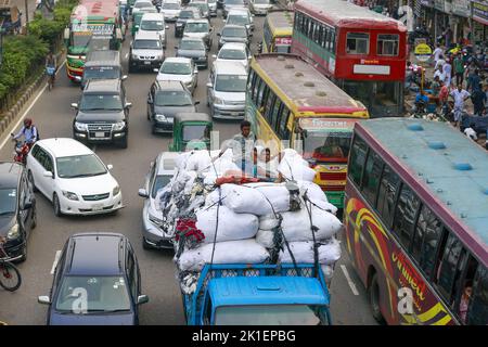 Despite the construction of several flyovers, allowing people to park ...