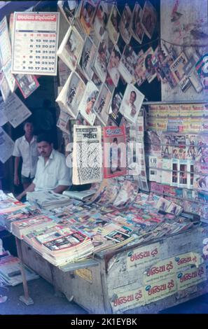 News Paper Stall, Mumbai Stock Photo - Alamy