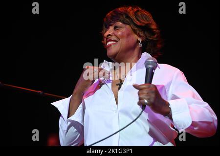 Gwen Dickey performs live on stage during the Giants Of Soul Tour at ...