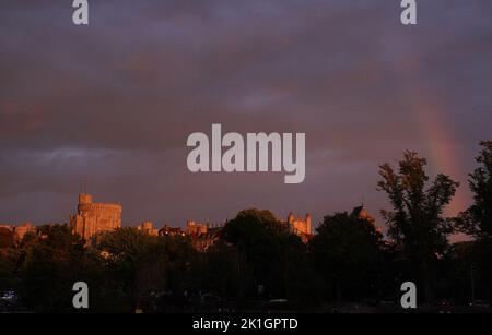 Rainbow over windsor castle Stock Photo - Alamy
